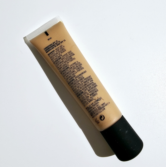 MAC Cosmetics | Makeup | Mac Studio Sculpt Foundation Spf5 Nc44 New ...